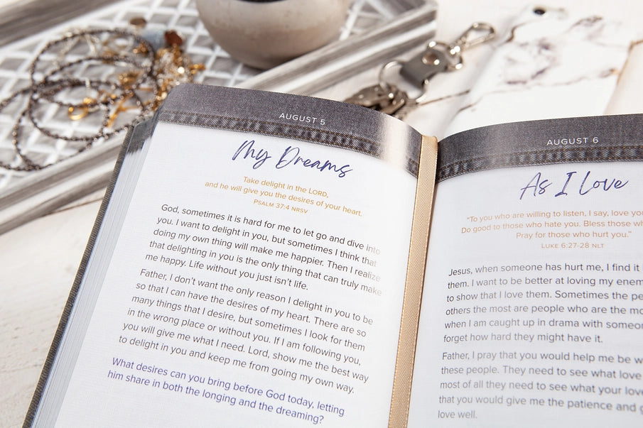 365 Days of Prayer For Teens – Small Town Variety